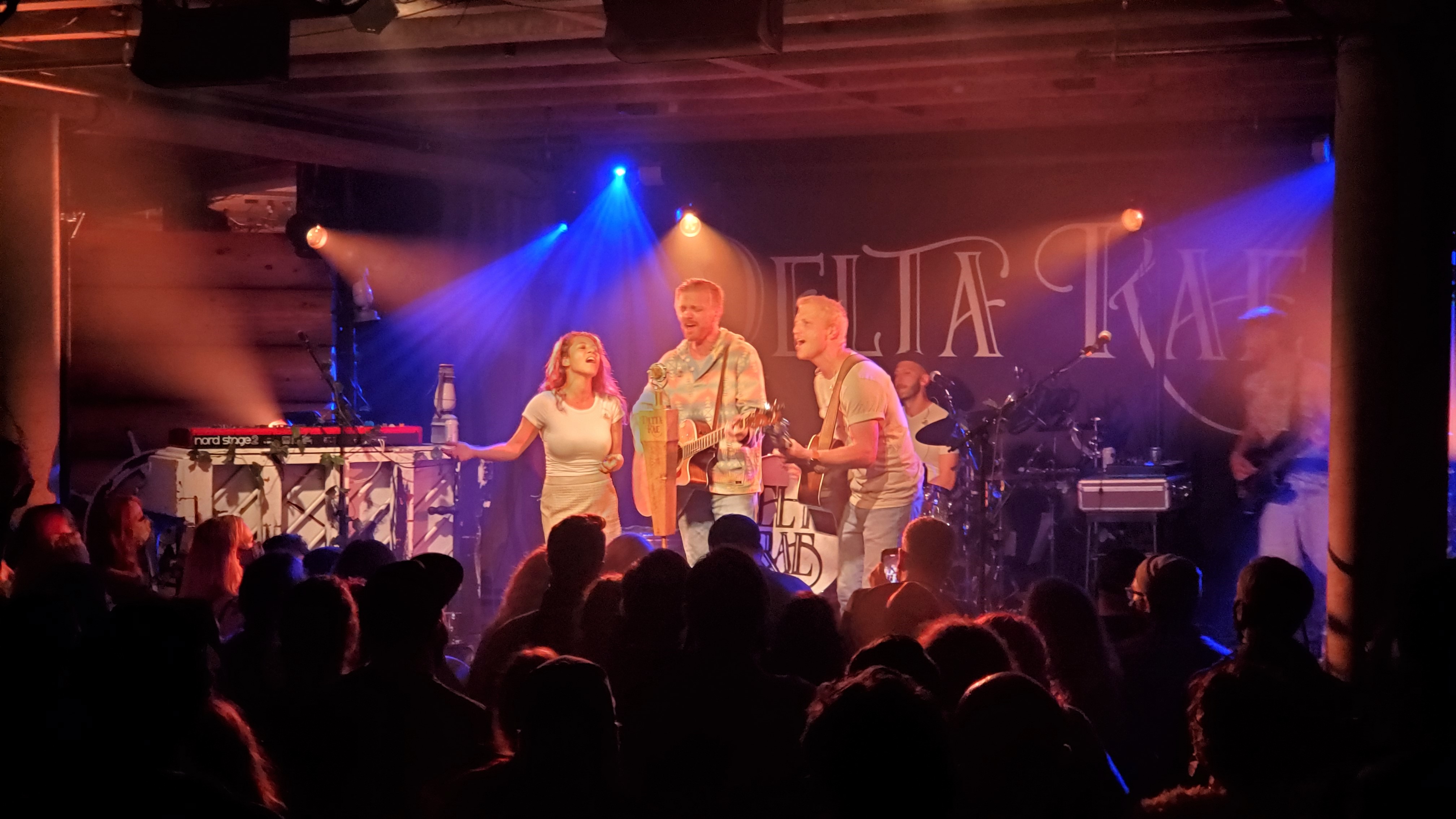 A concert! I went to see Delta Rae in Concert! | Tales from the Hutt